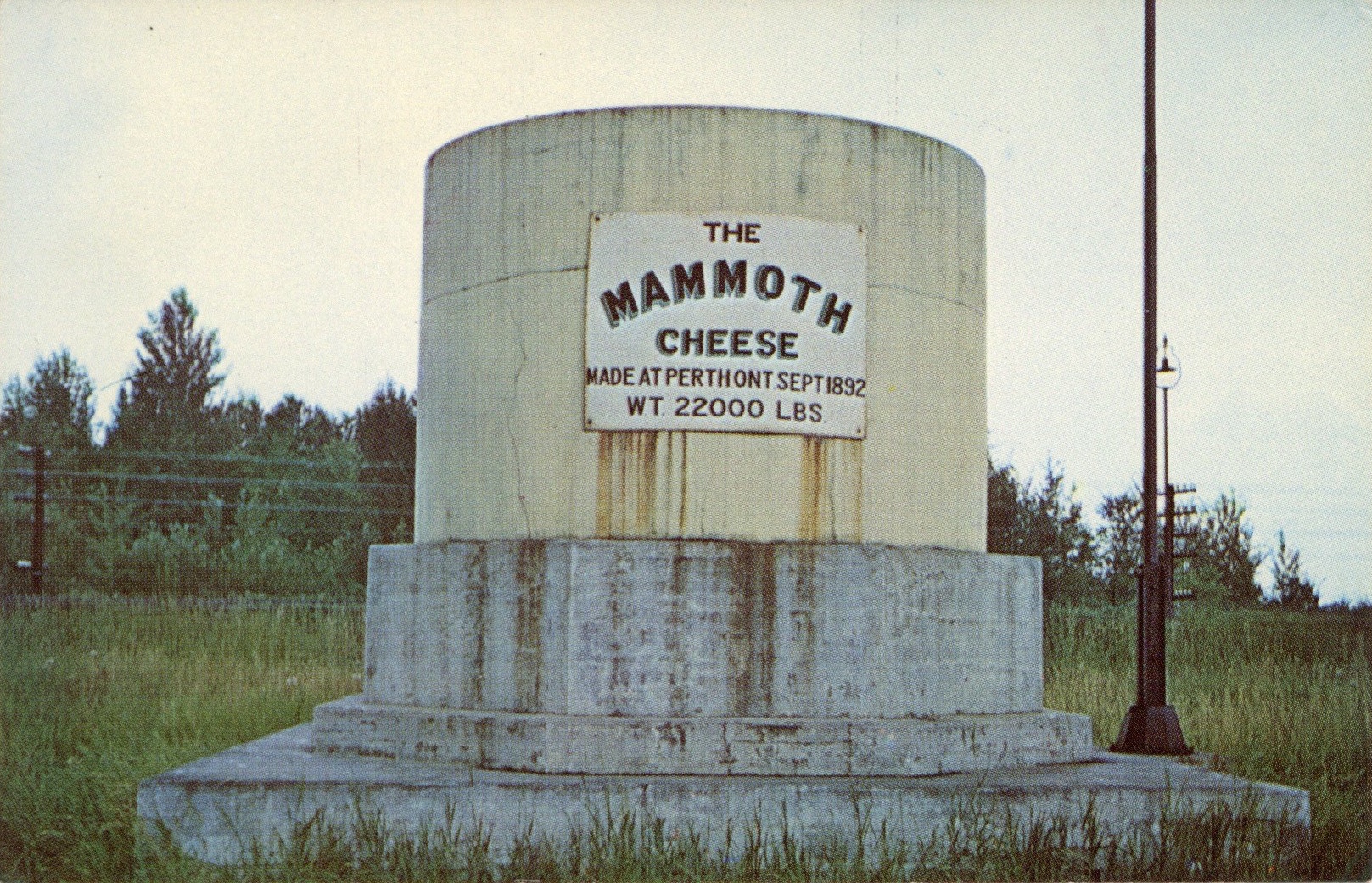 Small Town Canada Spotlight: The Mammoth Cheese of Perth, Ontario ...