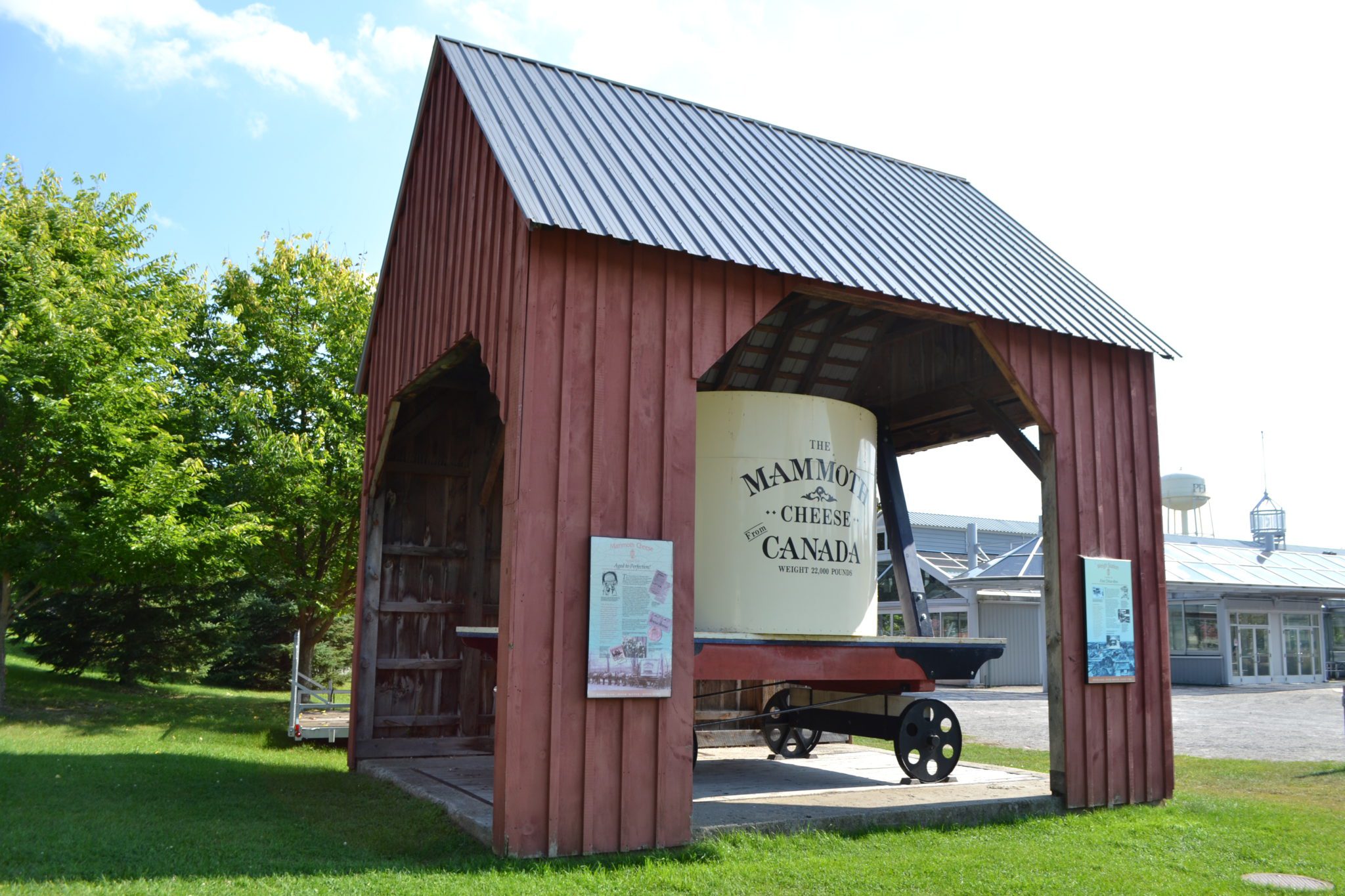 Small Town Canada Spotlight: The Mammoth Cheese of Perth, Ontario ...